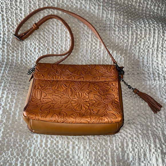 Bags | Gun Toten Mamas Concealed Carry Raven Shoulder Pouch | Poshmark